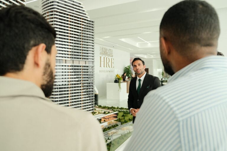 SOPRA Dubai explore le projet SkyHills Astra de HRE